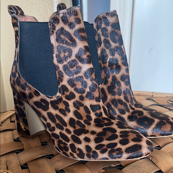 Kurt Geiger | Shoes | Kurt Geiger Brown Heeled Boots With Sleek Design ...